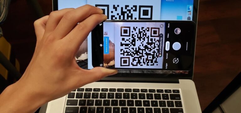 How to Scan QR Codes on Windows [5 Easy Ways]
